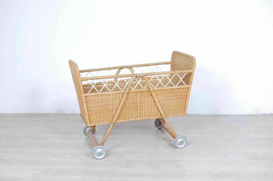 Wicker Cradle With Wheels, Removable Basket. | Vinterior