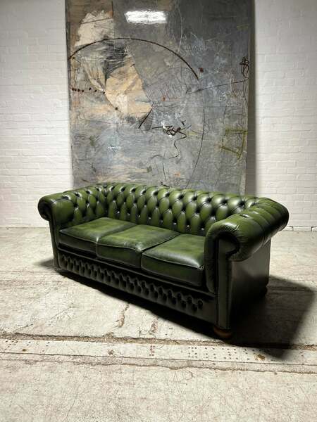 Lovely Twice Loved Forest Green Leather Chesterfield 3 Seat Sofa Vinterior