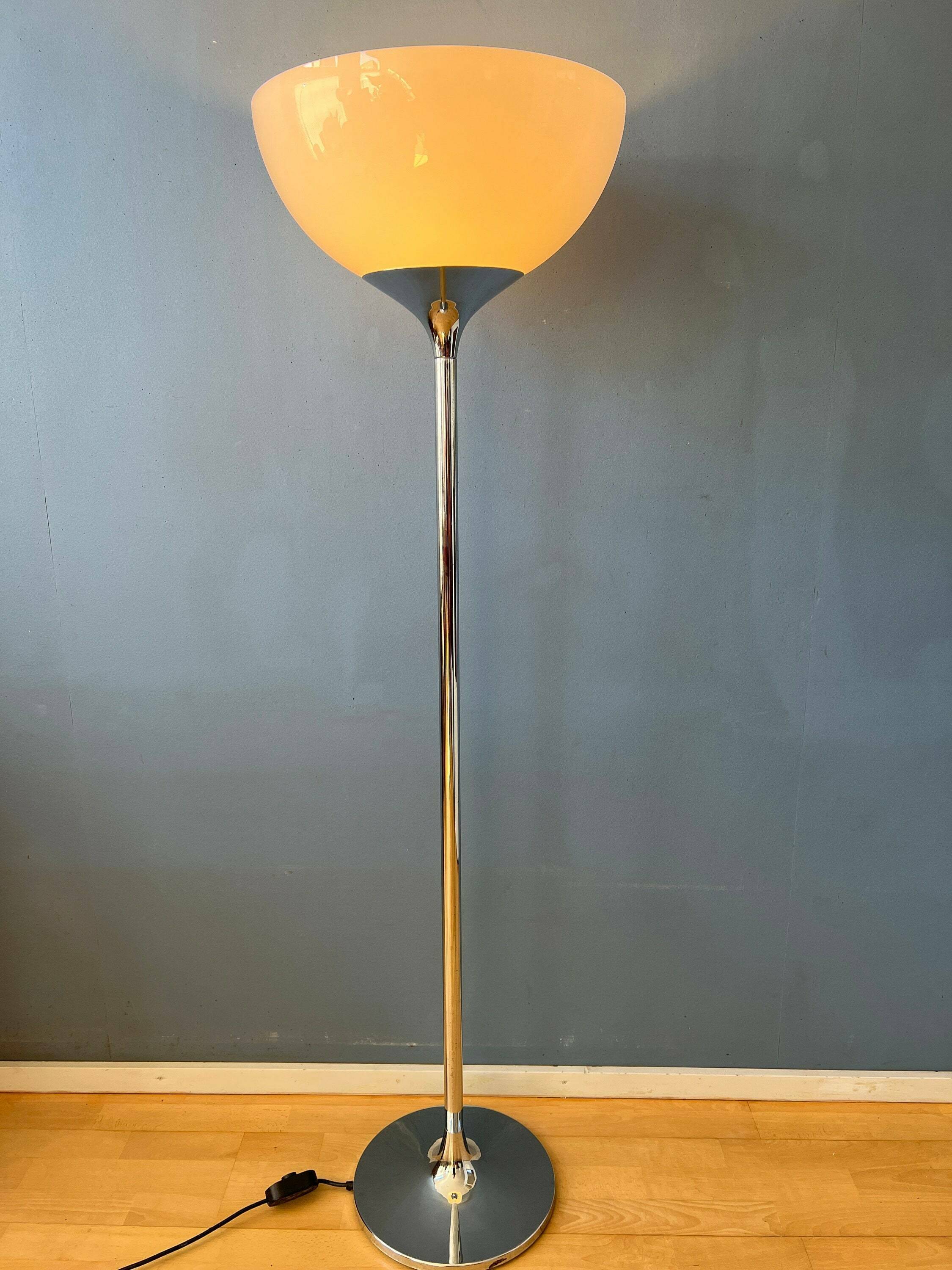 Guzzini Flash Space Age Floor Lamp With Chrome Base And White Acrylic Glass Shade Guzzini Vinterior