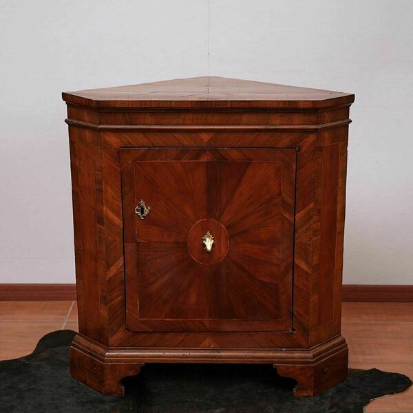 Corner Cabinet, Slabed And Threaded | Vinterior