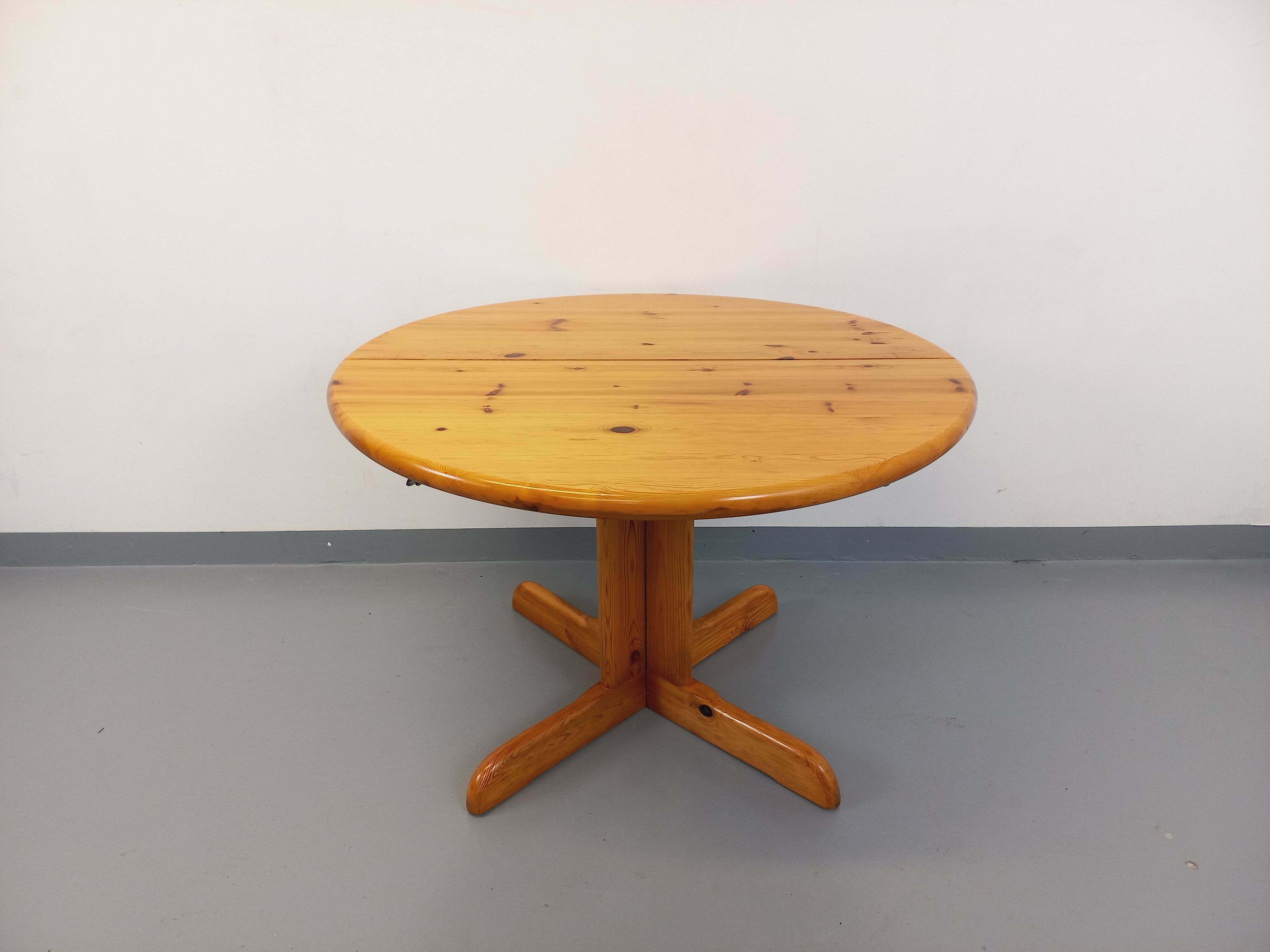 Round Pine Table, 1960s, Vintage | Rainer Daumiller | Vinterior