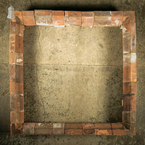 Square 19th C Red Brick Window Reveal | Vinterior