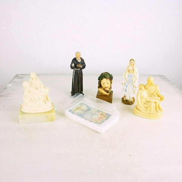Sacred Religious Objects, Lot Of 6 Pieces | Vinterior