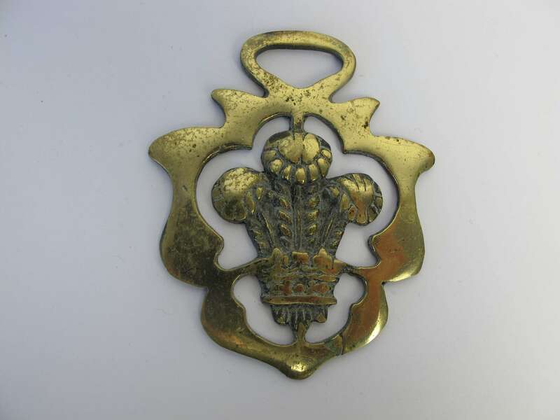 Vintage Horse Brass. Prince Of Wales Insignia Of Three Feathers King ...