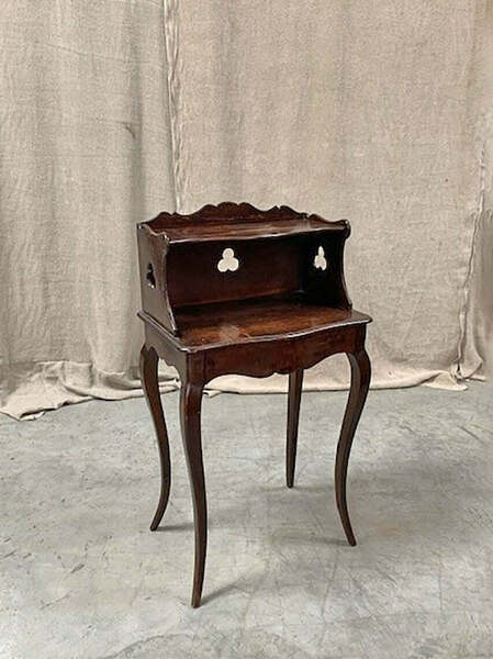 Cut Out 'Club' Chevet | Vinterior