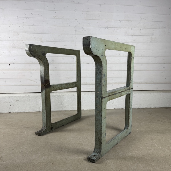 Pair Of Reclaimed Cast Iron Workbench Legs | Vinterior