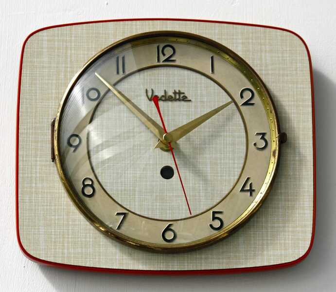 Vintage Vedette Wall Clock 23cm Mid Century Style Wooden Beige Formica ...