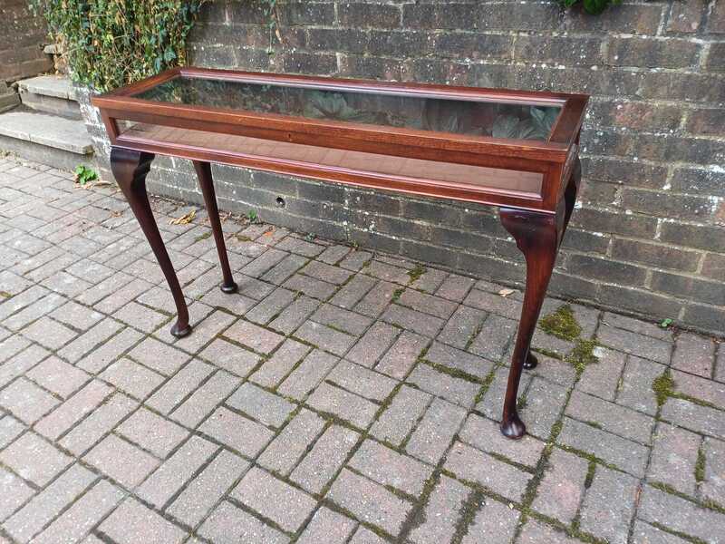 Vintage Mahogany Display Table With Glass Top Cabriole Legs, Collectors ...