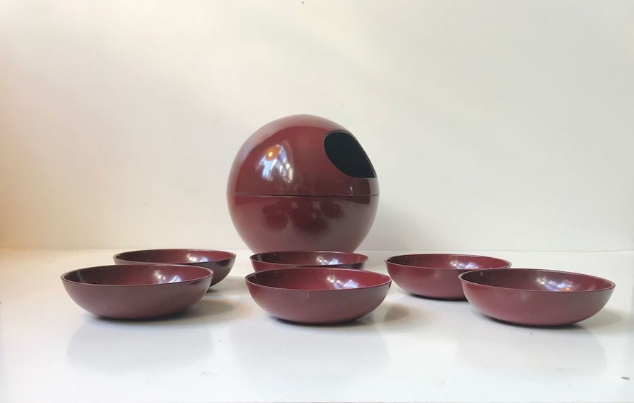 Vintage Space Age Acrylic Tableware Set, 1970s in Red | Vinterior