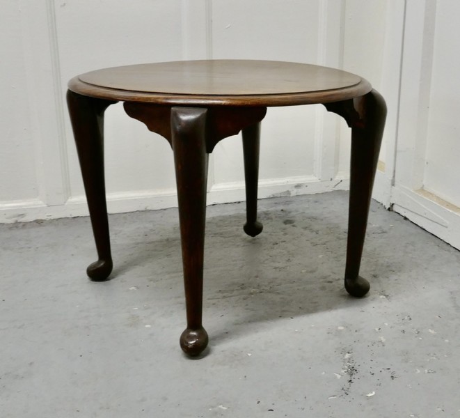 Early 20th Century Art Deco Oak Round Coffee Table | Vinterior