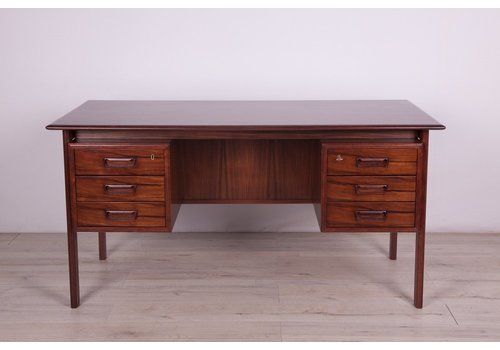 Mid-Century Desks For Sale in our Vintage Furniture Edit | Vinterior
