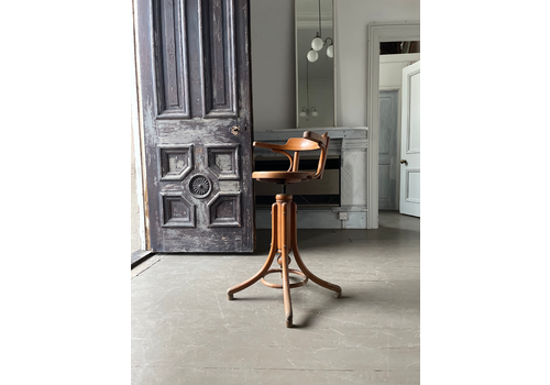 Get now your Mid Century Bar Stools | Vinterior