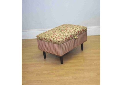 Vintage Ottomans Your Living Room Needs | Vinterior