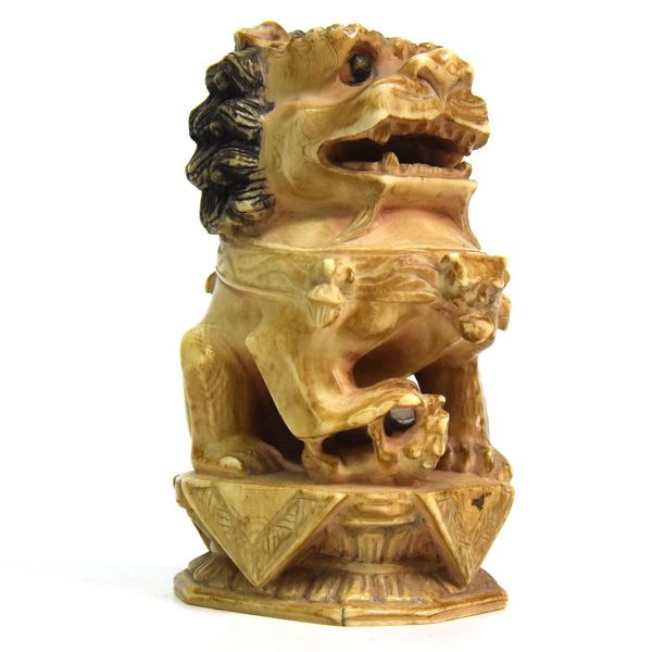 Fô Dog In Carved Ivory, 19th Century | Vinterior
